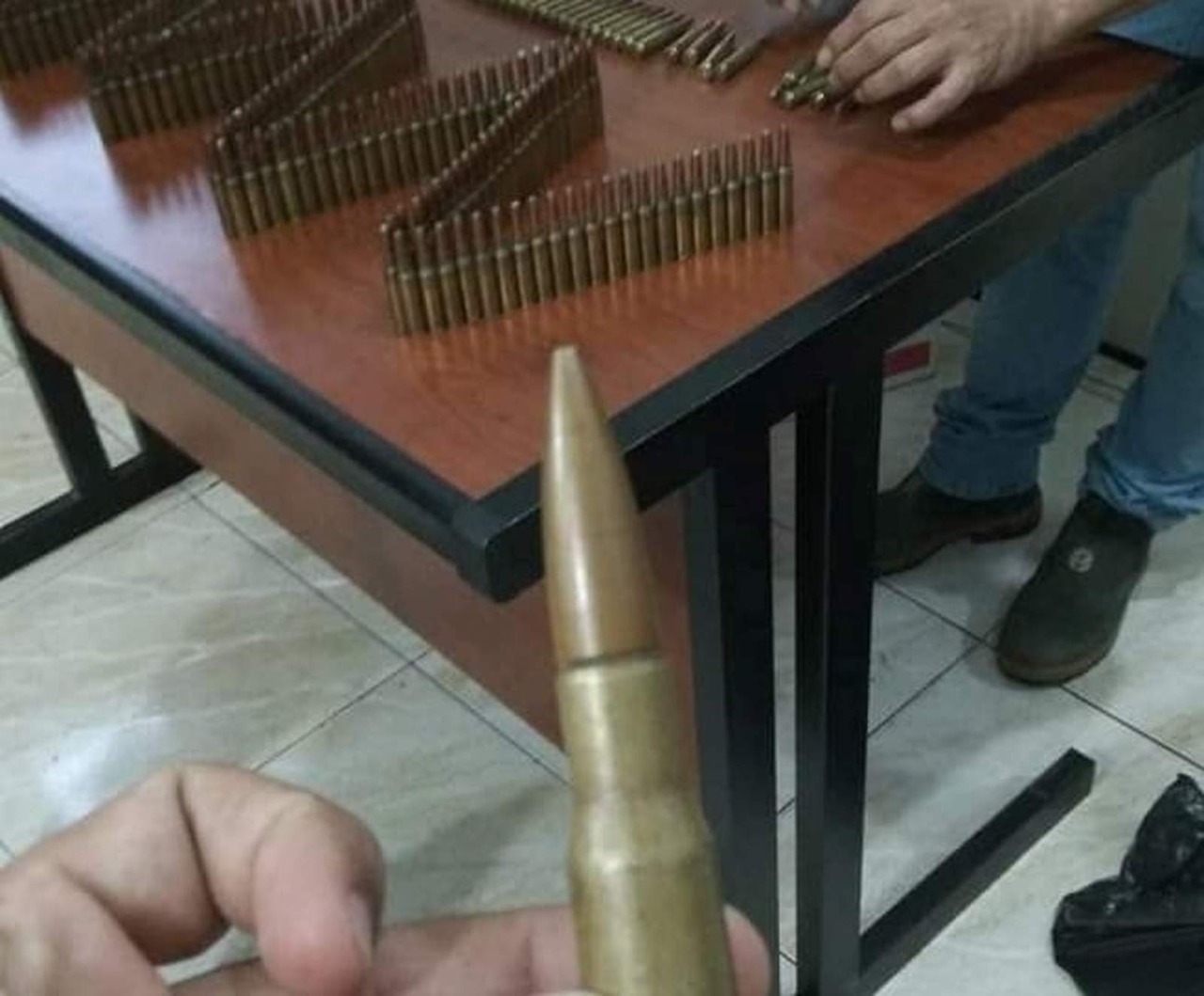 Polícia paraguaia encontra quase 500 balas de 7.62 milímetros em ...