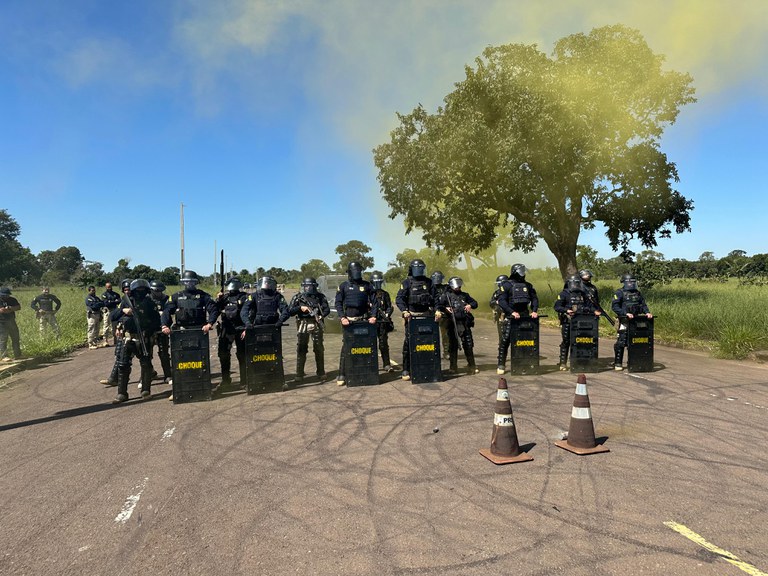 Grupo de Choque Nacional reforça PRF após bloqueios em BRs em MS ...